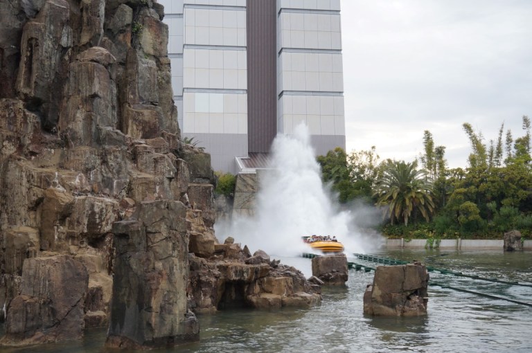 Universal Studios Japan – Roller Coaster Traveller