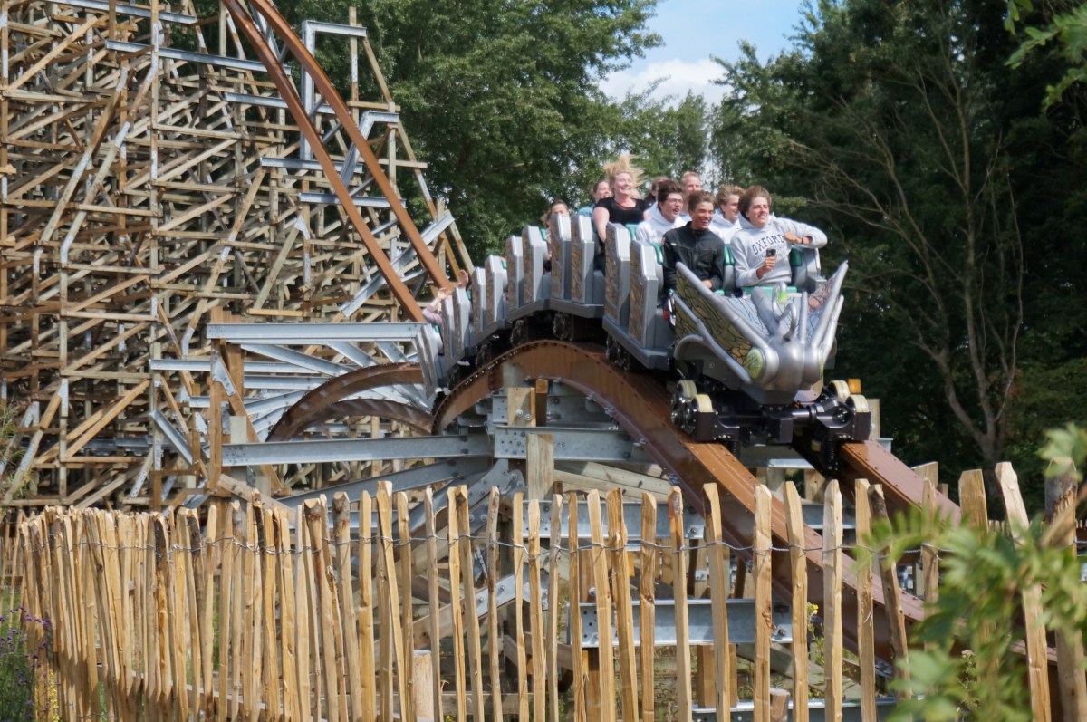 Walibi Holland – Roller Coaster Traveller