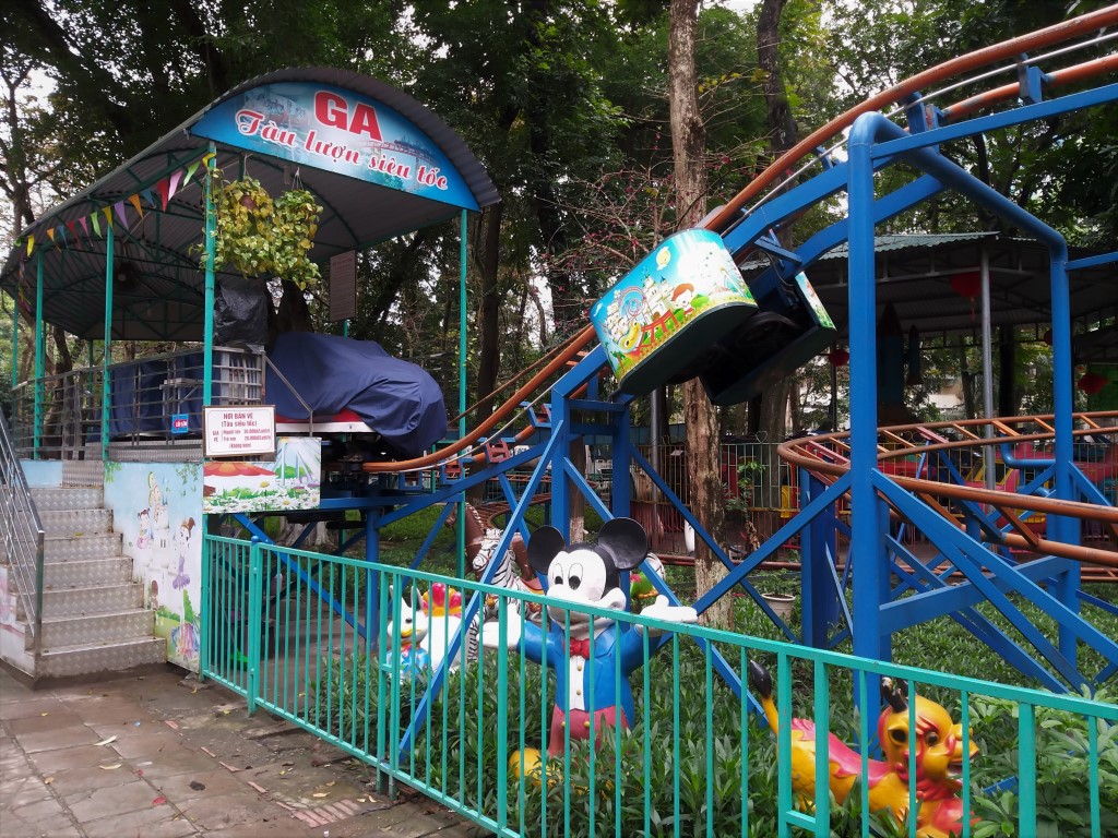 Hanoi Zoo – Roller Coaster Traveller